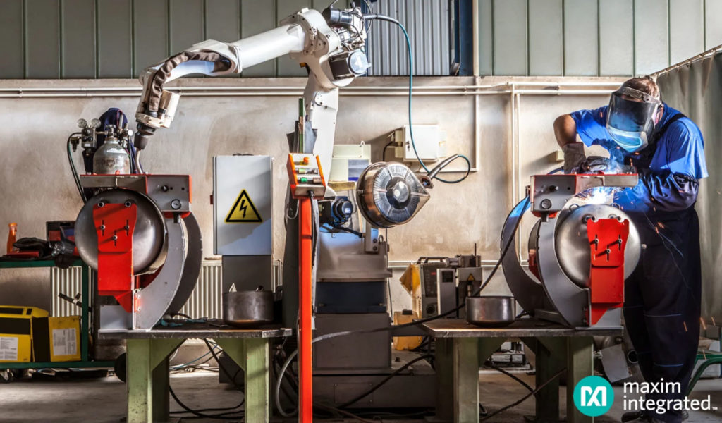 MAX22445 5kVRMS digital isolator IC works at 200 Mbps