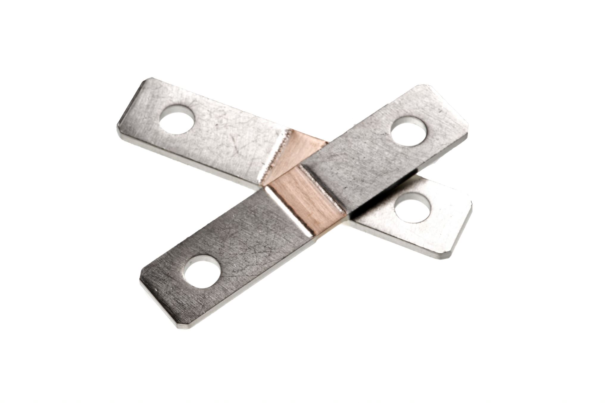 EBW8518 busbar-mounted shunt resistor measures 50 to 250µΩ